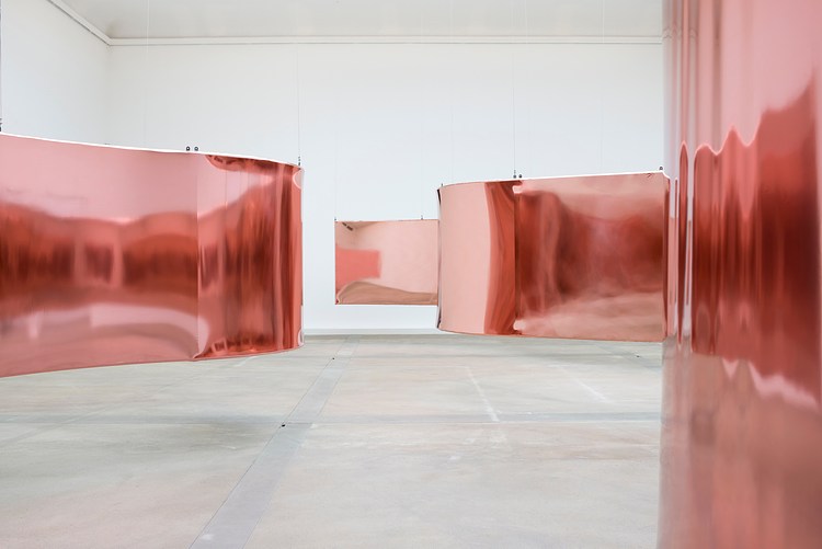 Hannah Perry | Contemporary Art Library