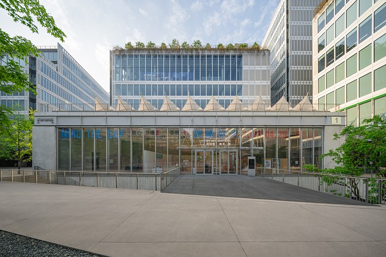 Darren Bader | Contemporary Art Library