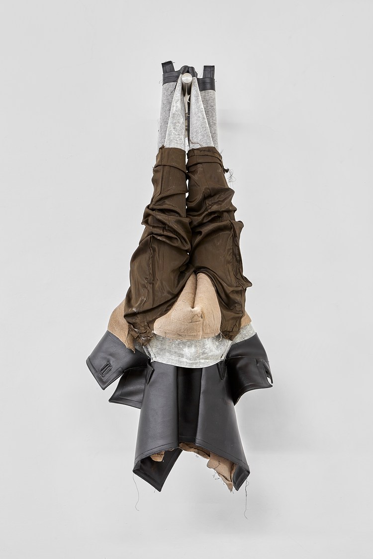 Finn Theuws | Contemporary Art Library