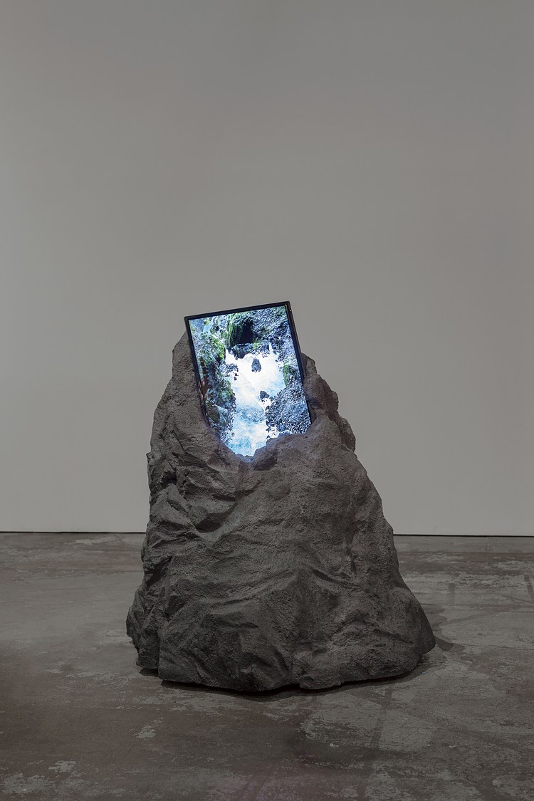 Clare Gatto & Kara Güt | Contemporary Art Library